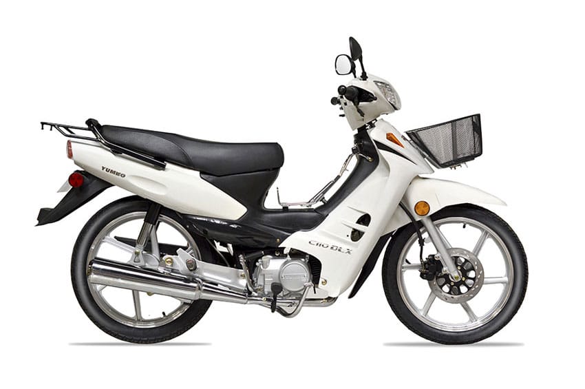 YUMBO C110 DLX – Julio Automóviles