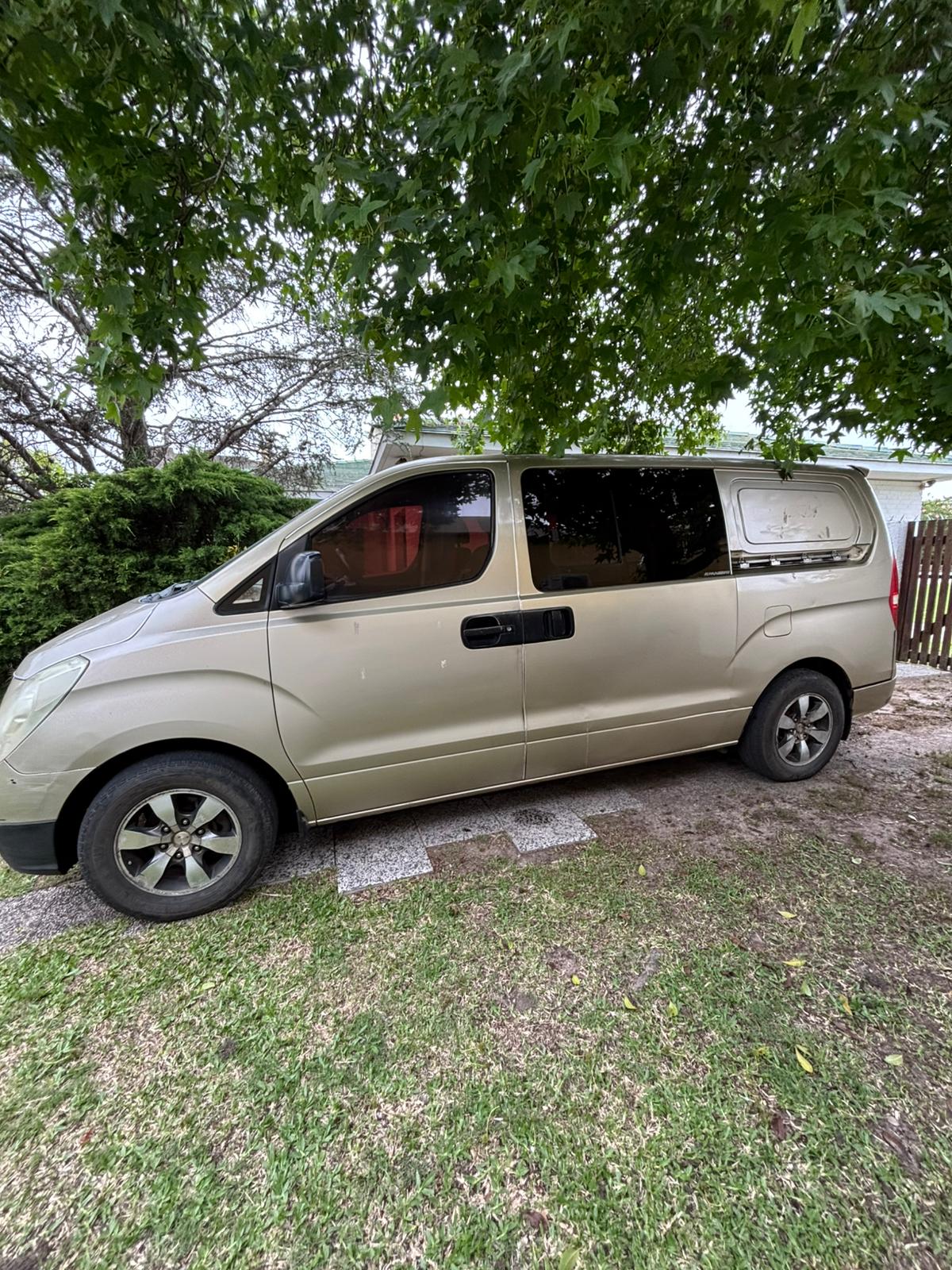 HYUNDAI H1 GRAND STAREX 2.4 – Julio Automóviles